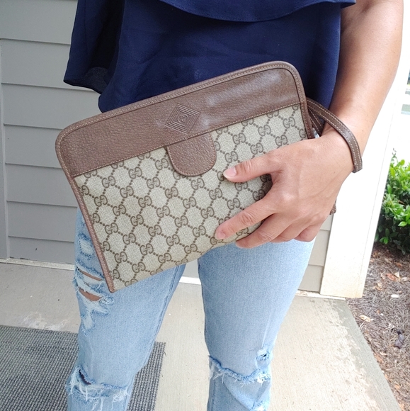 Gucci | Bags | Authentic Vintage Gucci Gg Monogram Supreme Clutch ...